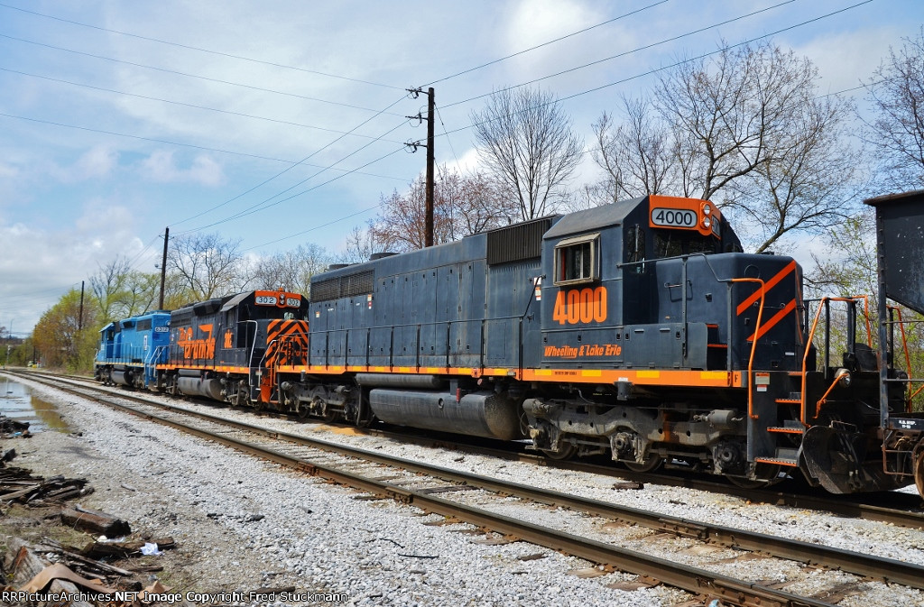 WE 4000 & Co. wait for this evening's crew.